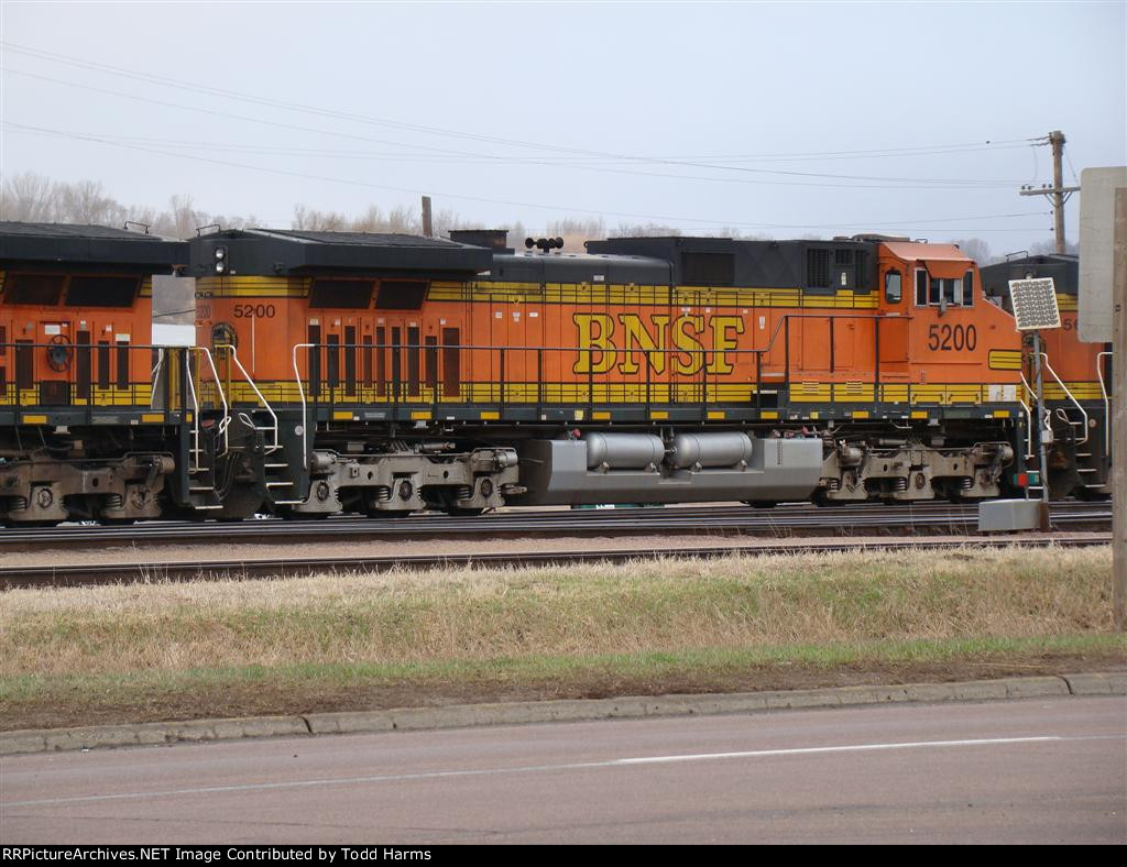 BNSF 5200